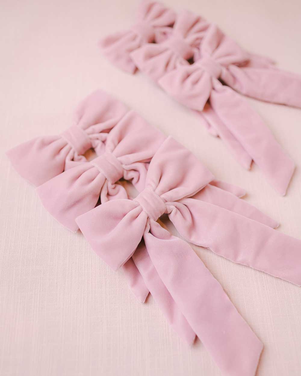 THE PINK VELVET CLASSIC BOW – Clementine & Mint